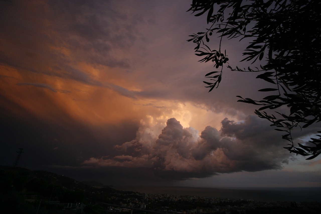 Unstable Weather and Thunderstorms Expected Over the Weekend ...